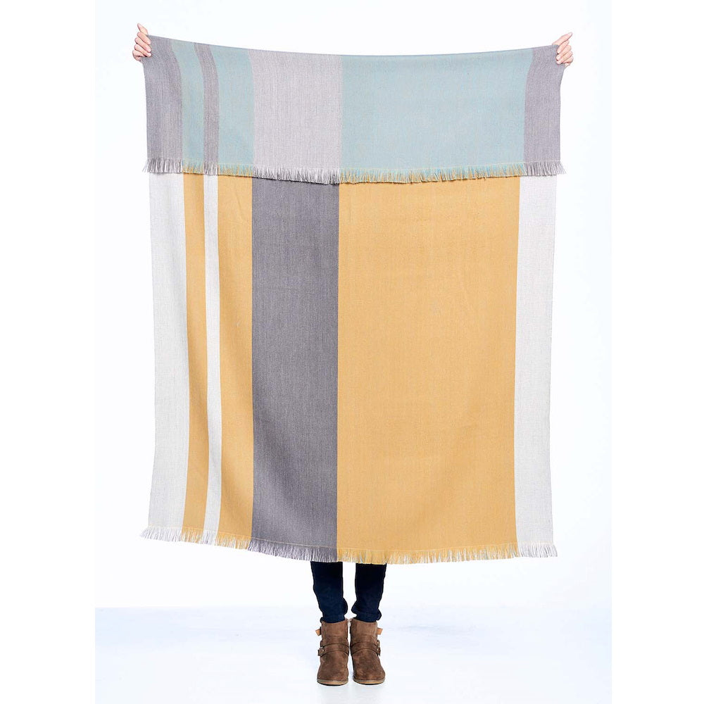 Throws – Hoadley Gallery